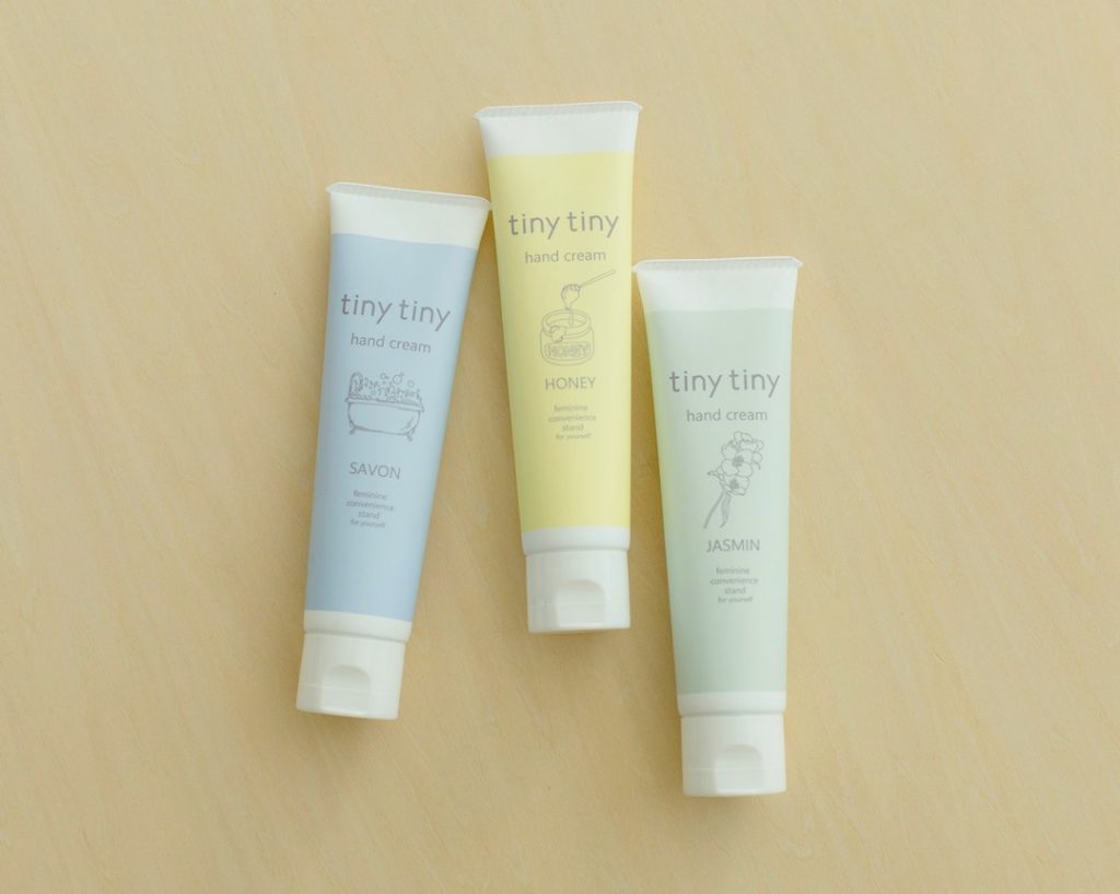 ニコのケア tiny tiny 人気スタッフRikaに聞くデイリーケアの秘訣。 | ニコの〇〇 | COLUMN 連載 | ニコアンド（niko and ... ）オフィシャルブランドサイト